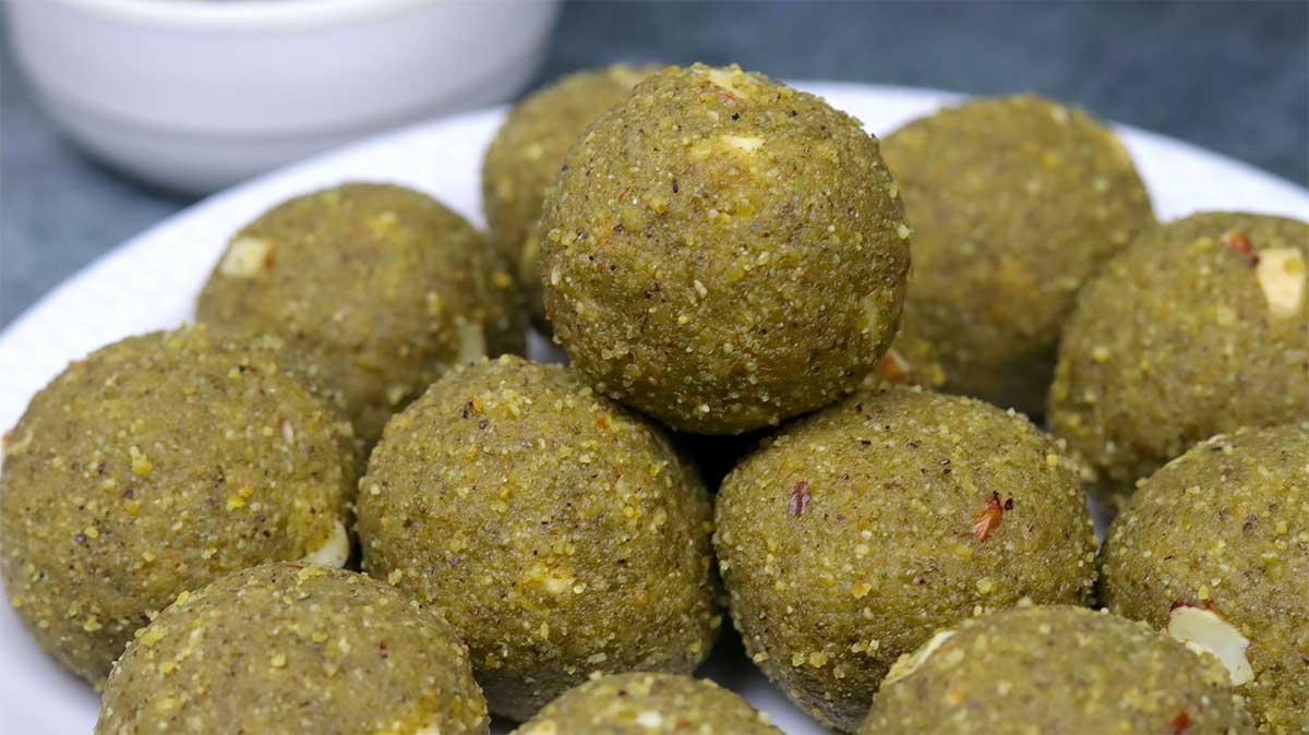 Green Moong Dal Laddu : పెస‌ల‌లో పోష‌కాలు ఘ‌నం.. వీటితో ల‌డ్డూలు చేసి ...