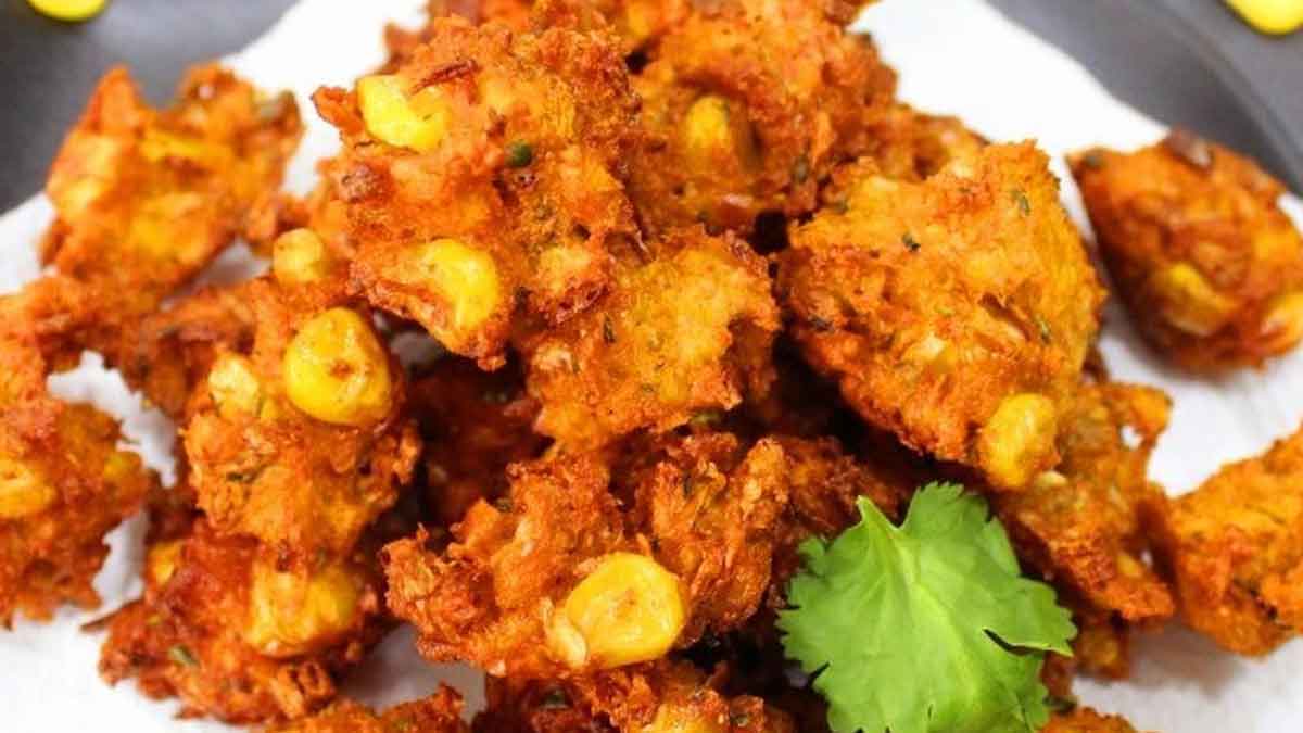 Sweet Corn Pakoda : చ‌ల్ల‌ని వాతావ‌ర‌ణంలో.. వేడి వేడిగా మొక్క‌జొన్న ప ...