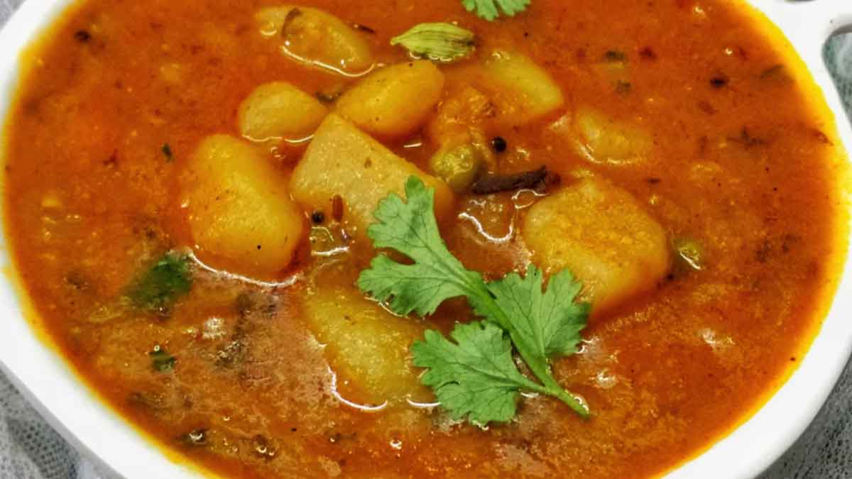 చ‌పాతీల్లో ఆలూ కుర్మా ఇలా చేస్తే.. రుచి అదిరిపోతుంది..