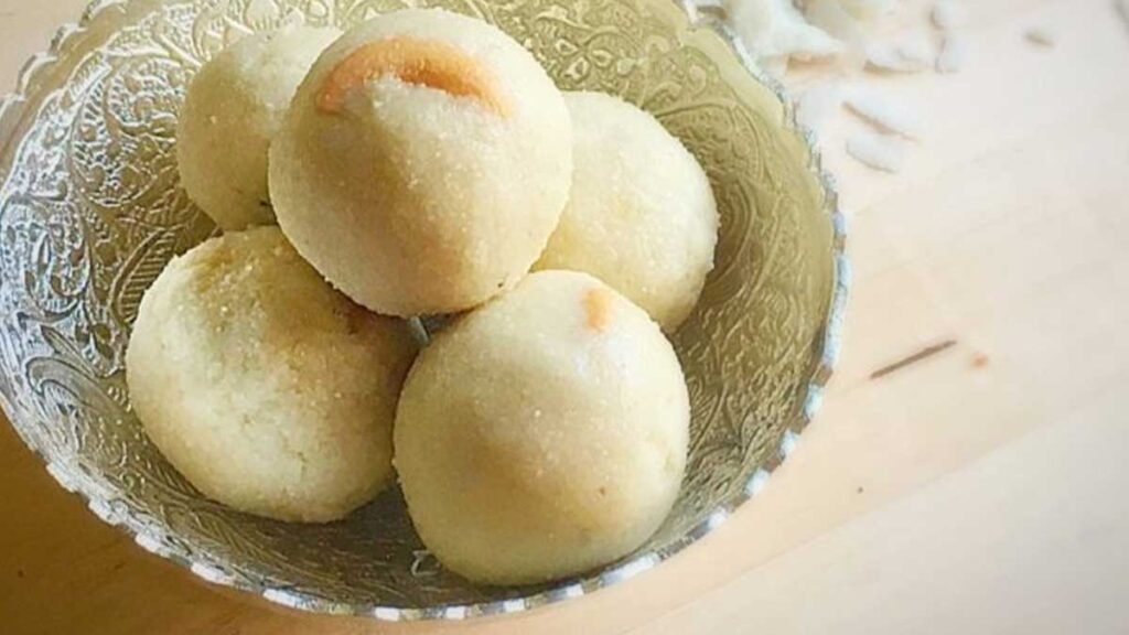 Atukula Laddu : అటుకులతో చేసే లడ్డూలను ఎప్పుడైనా తిన్నారా.. రుచి చూస్తే ...