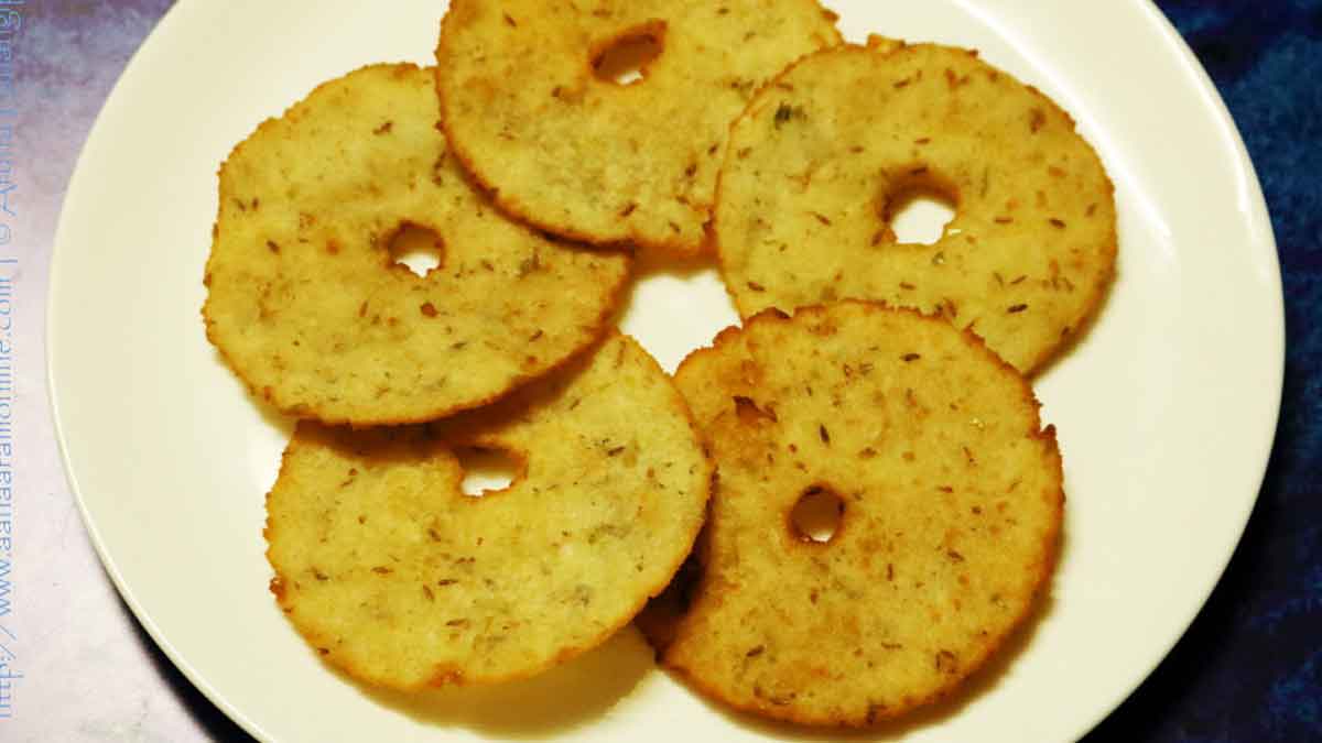 Kobbari Garelu : కొబ్బ‌రితోనూ ఎంతో రుచిక‌ర‌మైన గారెల‌ను వేసుకోవ‌చ్చు ...