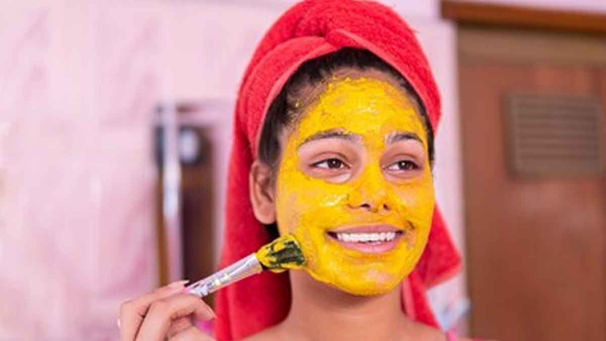 Turmeric Face Pack : ప‌సుపుతో ఇలా చేస్తే చాలు.. మీ ముఖం అద్దంలా మెరిసిపోతుంది..! - Ayurvedam365