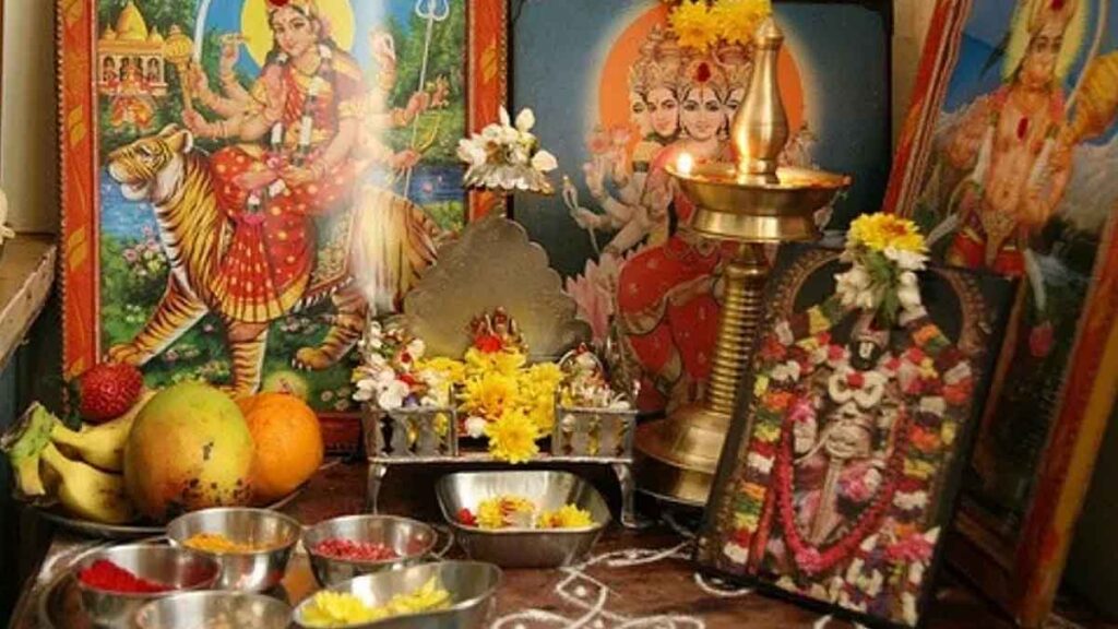 పూజ గదిలో ఈ మార్పులు చేస్తే అదృష్టం తలుపు తడుతుంది..! - Ayurvedam365